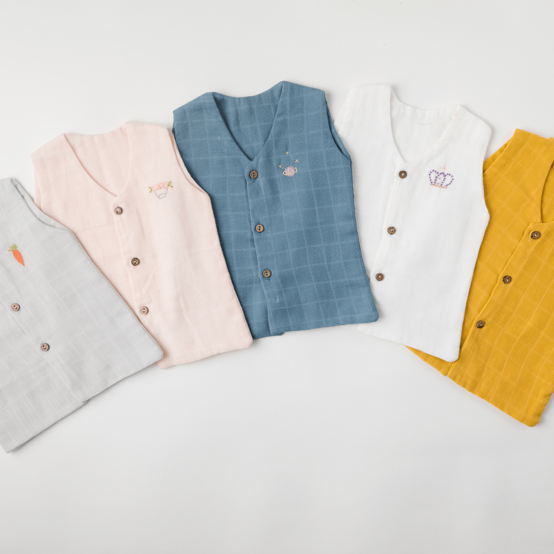 Set of 5 Newborn Muslin Vests – Zoey